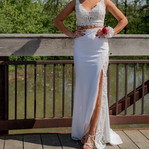 ellie wilde | Dresses | White Ellie Wilde Size 00 | Poshmark
